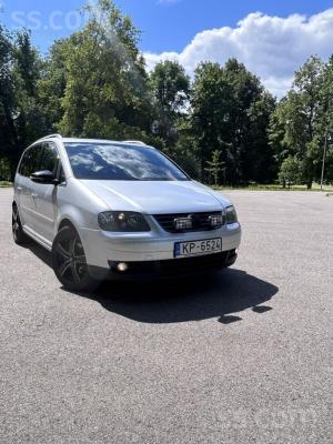 Grey Volkswagen Touran 2004 in Ogre, with an engine capacity of 2.00 L and mileage of 375 thousand km for 2500 €, photo 3 on AUTOMOTO.COM.LV