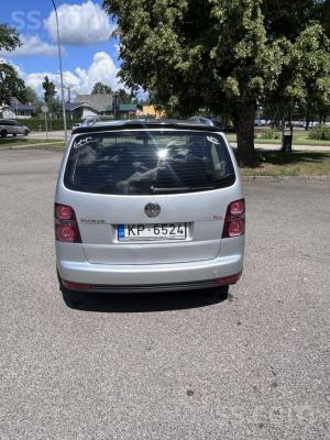 Grey Volkswagen Touran 2004 in Ogre, with an engine capacity of 2.00 L and mileage of 375 thousand km for 2500 €, photo 4 on AUTOMOTO.COM.LV