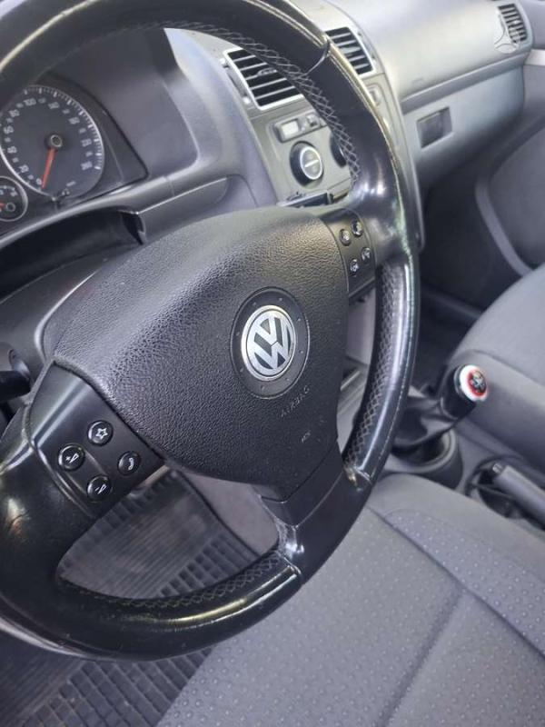 Grey Volkswagen Touran 2004 in Marijampole, with an engine capacity of 1.97 L and mileage of 209 thousand km for 2300 €, photo 9 on AUTOMOTO.COM.LV