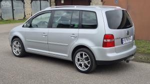 Grey Volkswagen Touran 2004 in Kaisiadorys, with an engine capacity of 1.60 L and mileage of 229 thousand km for 1550 €, photo  on AUTOMOTO.COM.LV