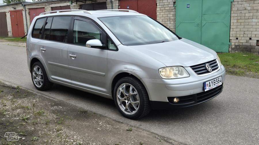Pelēks Volkswagen Touran 2004 Kaišiadorys, ar dzinēja tilpumu 1.60 L un nobraukumu 229 tūkst. km par 1550 €, foto 7 vietnē AUTOMOTO.COM.LV