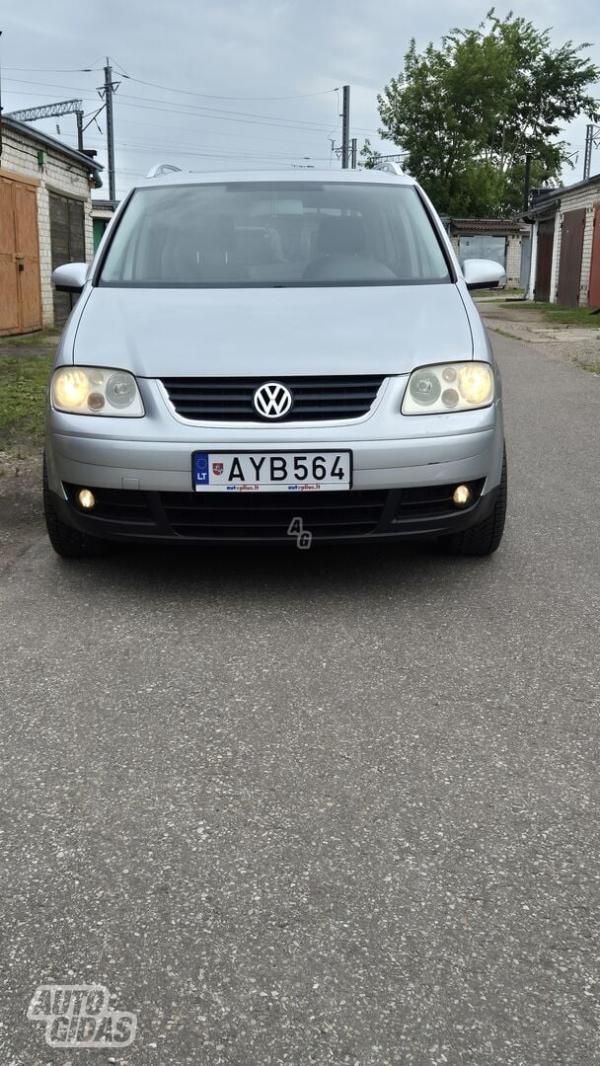 Pelēks Volkswagen Touran 2004 Kaišiadorys, ar dzinēja tilpumu 1.60 L un nobraukumu 229 tūkst. km par 1550 €, foto 7 vietnē AUTOMOTO.COM.LV