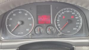 Pelēks Volkswagen Touran 2004 Kaišiadorys, ar dzinēja tilpumu 1.60 L un nobraukumu 229 tūkst. km par 1550 €, foto 9 vietnē AUTOMOTO.COM.LV