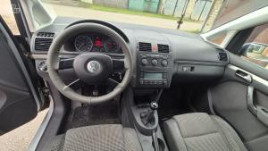 Pelēks Volkswagen Touran 2004 Kaišiadorys, ar dzinēja tilpumu 1.60 L un nobraukumu 229 tūkst. km par 1550 €, foto 10 vietnē AUTOMOTO.COM.LV