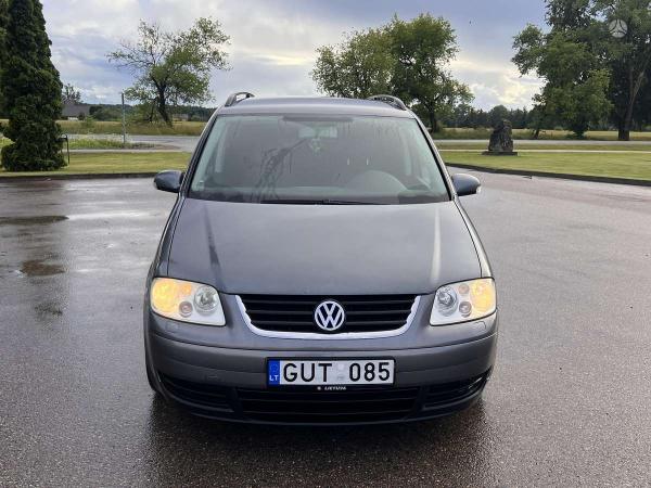 Grey Volkswagen Touran 2004 in Sirvintos, with an engine capacity of 1.97 L and mileage of 272 thousand km for 500 €, photo 2 on AUTOMOTO.COM.LV