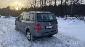 Pelēks Volkswagen Touran 2004 Liepāja, ar dzinēja tilpumu 1.90 L un nobraukumu 300 tūkst. km par 1850 €, foto 5 vietnē AUTOMOTO.COM.LV