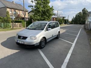 Grey Volkswagen Touran 2004 in Panevezys, with an engine capacity of 1.90 L and mileage of 356 thousand km for 1250 €, photo 6 on AUTOMOTO.COM.LV