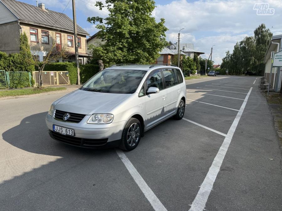 Grey Volkswagen Touran 2004 in Panevezys, with an engine capacity of 1.90 L and mileage of 356 thousand km for 1250 €, photo 6 on AUTOMOTO.COM.LV