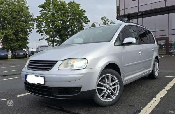Pelēks Volkswagen Touran 2004 Viļņa, ar dzinēja tilpumu 2.00 L un nobraukumu 190 tūkst. km par 3600 €, foto 2 vietnē AUTOMOTO.COM.LV