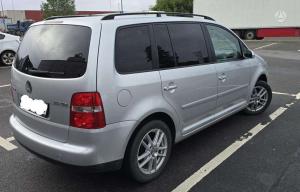 Pelēks Volkswagen Touran 2004 Viļņa, ar dzinēja tilpumu 2.00 L un nobraukumu 190 tūkst. km par 3600 €, foto 5 vietnē AUTOMOTO.COM.LV