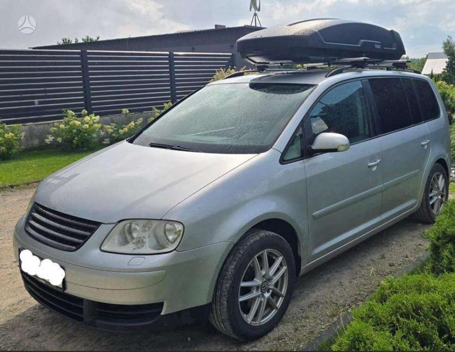 Pelēks Volkswagen Touran 2004 Viļņa, ar dzinēja tilpumu 2.00 L un nobraukumu 190 tūkst. km par 3600 €, foto 8 vietnē AUTOMOTO.COM.LV