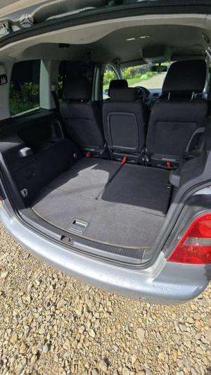 Pelēks Volkswagen Touran 2004 Viļņa, ar dzinēja tilpumu 2.00 L un nobraukumu 190 tūkst. km par 3600 €, foto 15 vietnē AUTOMOTO.COM.LV