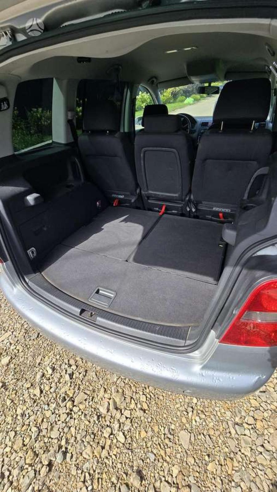 Pelēks Volkswagen Touran 2004 Viļņa, ar dzinēja tilpumu 2.00 L un nobraukumu 190 tūkst. km par 3600 €, foto 15 vietnē AUTOMOTO.COM.LV