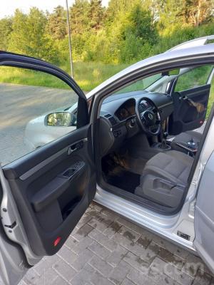 Pelēks Volkswagen Touran 2004 Rīga, ar dzinēja tilpumu 2.00 L un nobraukumu 305 tūkst. km par 2000 €, foto 6 vietnē AUTOMOTO.COM.LV
