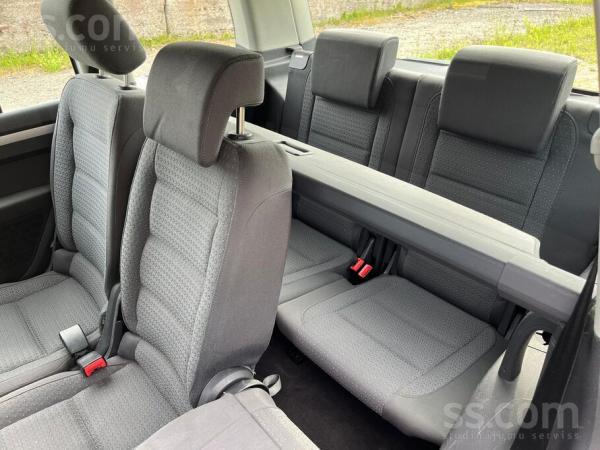 Grey Volkswagen Touran 2004 in Tukums, with an engine capacity of 2.00 L and mileage of 241 thousand km for 2190 €, photo 10 on AUTOMOTO.COM.LV