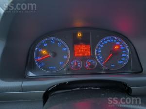 Grey Volkswagen Touran 2004 in Riga, with an engine capacity of 1.60 L and mileage of 210 thousand km for 1250 €, photo 11 on AUTOMOTO.COM.LV