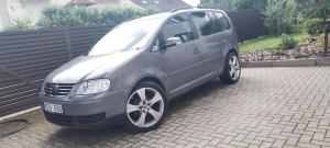 Grey Volkswagen Touran 2004 in Vilnius, with an engine capacity of 1.90 L and mileage of 322 thousand km for 2500 €, photo 5 on AUTOMOTO.COM.LV