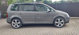 Grey Volkswagen Touran 2004 in Vilnius, with an engine capacity of 1.90 L and mileage of 322 thousand km for 2500 €, photo 8 on AUTOMOTO.COM.LV