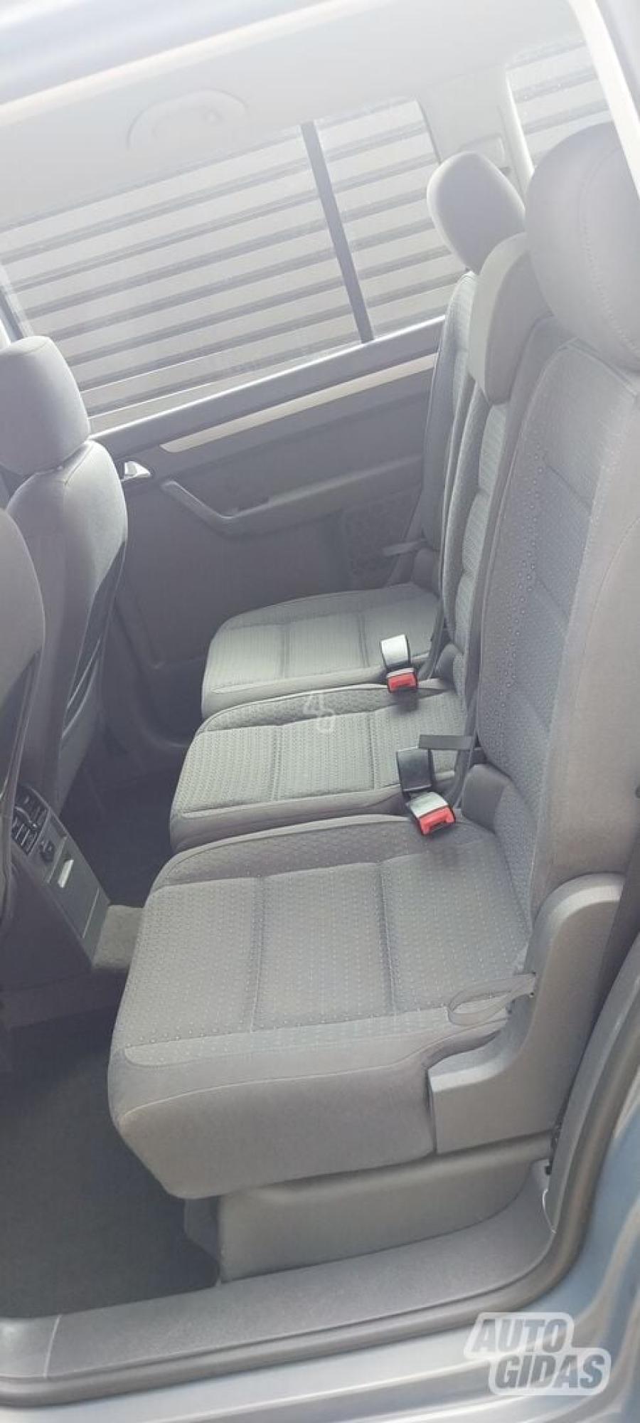 Grey Volkswagen Touran 2004 in Vilnius, with an engine capacity of 1.90 L and mileage of 322 thousand km for 2500 €, photo 15 on AUTOMOTO.COM.LV