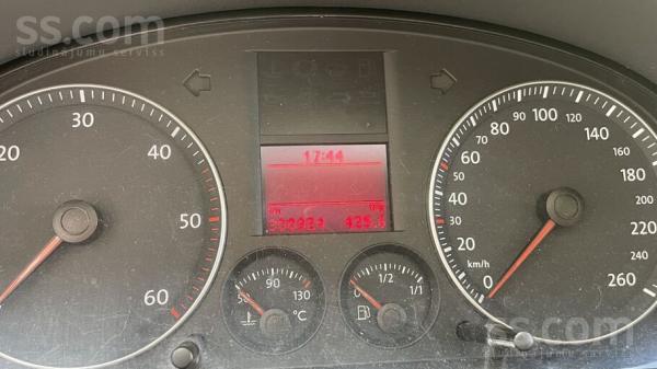 Grey Volkswagen Touran 2004 in Liepaja, with an engine capacity of 1.90 L and mileage of 301 thousand km for 1290 €, photo 2 on AUTOMOTO.COM.LV
