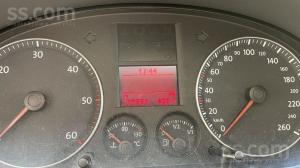 Pelēks Volkswagen Touran 2004 Liepāja, ar dzinēja tilpumu 1.90 L un nobraukumu 301 tūkst. km par 1290 €, foto 3 vietnē AUTOMOTO.COM.LV