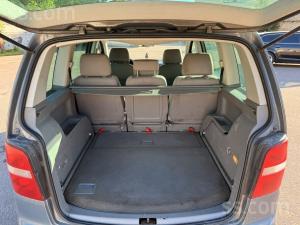 Pelēks Volkswagen Touran 2004 Liepāja, ar dzinēja tilpumu 2.00 L un nobraukumu 336 tūkst. km par 1799 €, foto 6 vietnē AUTOMOTO.COM.LV