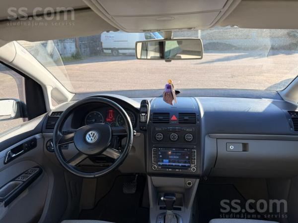 Pelēks Volkswagen Touran 2004 Liepāja, ar dzinēja tilpumu 2.00 L un nobraukumu 336 tūkst. km par 1799 €, foto 7 vietnē AUTOMOTO.COM.LV