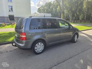 Pelēks Volkswagen Touran 2004 Jurbarkas, ar dzinēja tilpumu 2.00 L un nobraukumu 248 tūkst. km par 1000 €, foto 3 vietnē AUTOMOTO.COM.LV