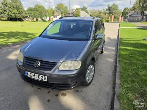 Pelēks Volkswagen Touran 2004 Jurbarkas, ar dzinēja tilpumu 2.00 L un nobraukumu 248 tūkst. km par 1000 €, foto 5 vietnē AUTOMOTO.COM.LV