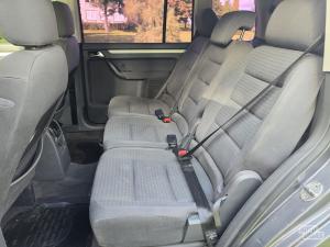 Pelēks Volkswagen Touran 2004 Jurbarkas, ar dzinēja tilpumu 2.00 L un nobraukumu 248 tūkst. km par 1000 €, foto 9 vietnē AUTOMOTO.COM.LV
