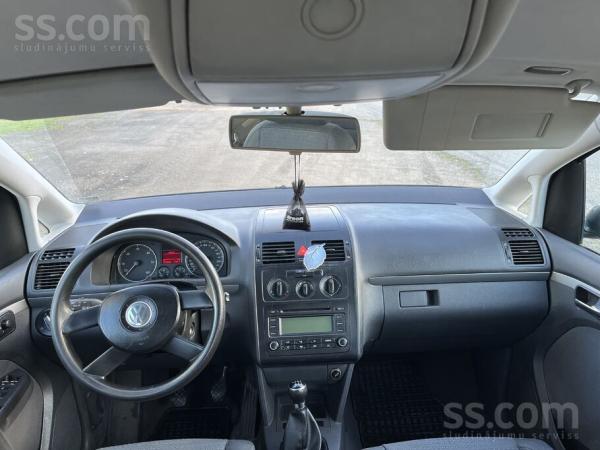 Фольксваген Туран 2004 в Даугавпилс на AUTOMOTO.COM.LV Серый Фольксваген Туран 2004 в Даугавпилс, объемом двигателя 1.90 л и пробегом 317 тыс. км за 1700 €, фото 7 на AUTOMOTO.COM.LV