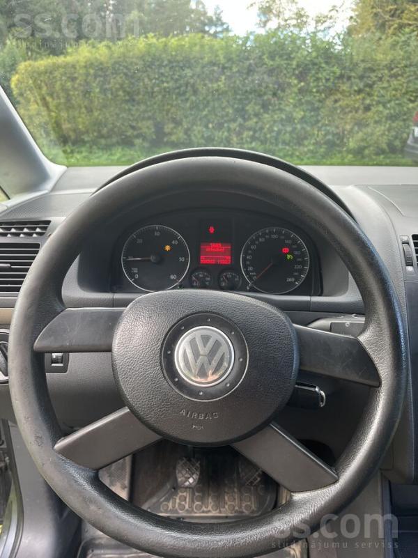 Pelēks Volkswagen Touran 2004 Dobele, ar dzinēja tilpumu 1.90 L un nobraukumu 305 tūkst. km par 690 €, foto 7 vietnē AUTOMOTO.COM.LV