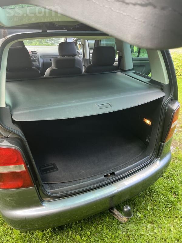 Pelēks Volkswagen Touran 2004 Dobele, ar dzinēja tilpumu 1.90 L un nobraukumu 305 tūkst. km par 690 €, foto 10 vietnē AUTOMOTO.COM.LV