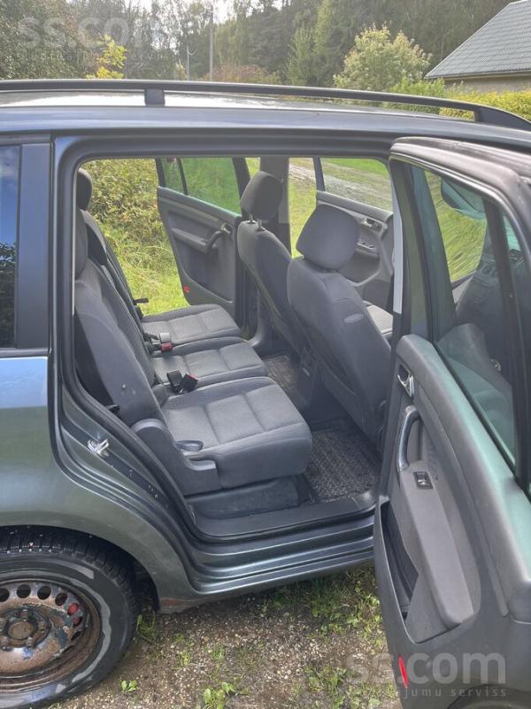 Pelēks Volkswagen Touran 2004 Dobele, ar dzinēja tilpumu 1.90 L un nobraukumu 305 tūkst. km par 690 €, foto 11 vietnē AUTOMOTO.COM.LV