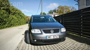 Pelēks Volkswagen Touran 2004 Ogre, ar dzinēja tilpumu 2.00 L un nobraukumu 354 tūkst. km par 1550 €, foto  vietnē AUTOMOTO.COM.LV