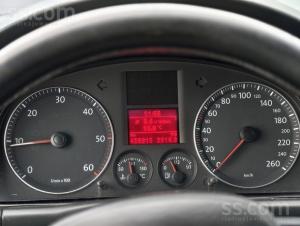 Grey Volkswagen Touran 2004 in Riga, with an engine capacity of 1.90 L and mileage of 429 thousand km for 2500 €, photo 9 on AUTOMOTO.COM.LV