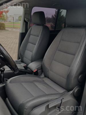 Grey Volkswagen Touran 2004 in Riga, with an engine capacity of 1.90 L and mileage of 429 thousand km for 2500 €, photo 11 on AUTOMOTO.COM.LV