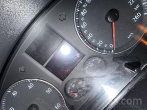 Pelēks Volkswagen Touran 2004 Rīga, ar dzinēja tilpumu 2.00 L un nobraukumu 238 tūkst. km par 550 €, foto 6 vietnē AUTOMOTO.COM.LV
