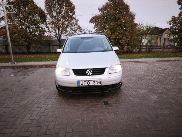 Grey Volkswagen Touran 2004 in Telschi, with an engine capacity of 1.90 L and mileage of 428 thousand km for 1150 €, photo 1 on AUTOMOTO.COM.LV