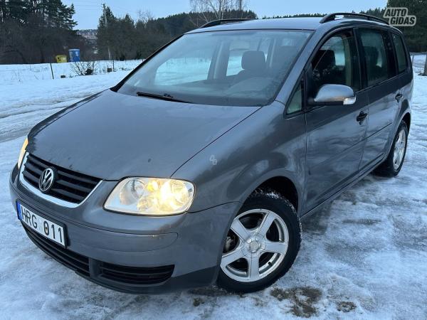 Pelēks Volkswagen Touran 2005 Viļņa, ar dzinēja tilpumu 2.00 L un nobraukumu 349 tūkst. km par 1600 €, foto 1 vietnē AUTOMOTO.COM.LV
