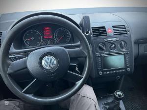 Pelēks Volkswagen Touran 2005 Viļņa, ar dzinēja tilpumu 1.97 L un nobraukumu 245 tūkst. km par 1899 €, foto 13 vietnē AUTOMOTO.COM.LV