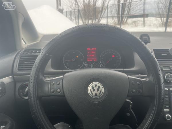 Grey Volkswagen Touran 2005 in Kaunas, with an engine capacity of 2.00 L and mileage of 308 thousand km for 1550 €, photo 7 on AUTOMOTO.COM.LV