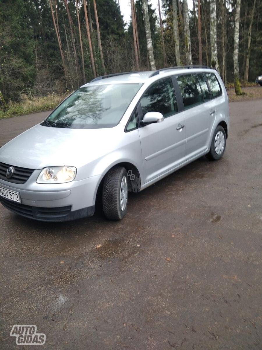 Grey Volkswagen Touran 2005 in Taurage, with an engine capacity of 1.90 L and mileage of 272 thousand km for 2400 €, photo 1 on AUTOMOTO.COM.LV