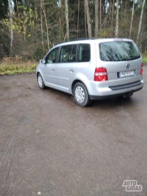 Grey Volkswagen Touran 2005 in Taurage, with an engine capacity of 1.90 L and mileage of 272 thousand km for 2400 €, photo 4 on AUTOMOTO.COM.LV