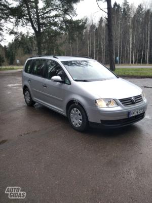 Grey Volkswagen Touran 2005 in Taurage, with an engine capacity of 1.90 L and mileage of 272 thousand km for 2400 €, photo 6 on AUTOMOTO.COM.LV