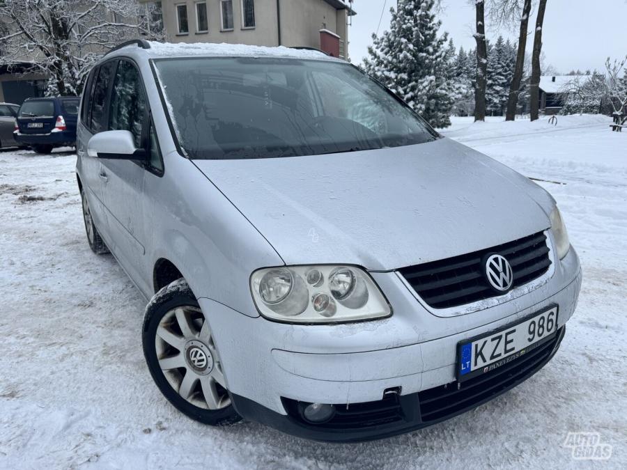 Pelēks Volkswagen Touran 2005 Panevēža, ar dzinēja tilpumu 1.90 L un nobraukumu 400 tūkst. km par 1550 €, foto 5 vietnē AUTOMOTO.COM.LV