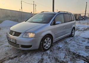 Pelēks Volkswagen Touran 2005 Kauņa, ar dzinēja tilpumu 1.90 L un nobraukumu 351 tūkst. km par 2100 €, foto 2 vietnē AUTOMOTO.COM.LV
