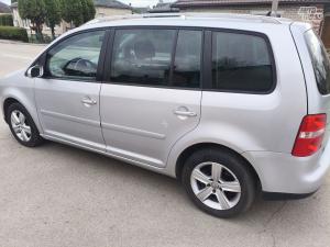 Grey Volkswagen Touran 2005 in Joniskis, with an engine capacity of 1.90 L and mileage of 233 thousand km for 1999 €, photo 13 on AUTOMOTO.COM.LV