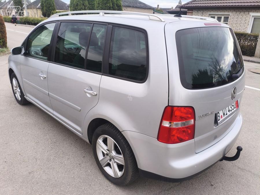Grey Volkswagen Touran 2005 in Joniskis, with an engine capacity of 1.90 L and mileage of 233 thousand km for 1999 €, photo 14 on AUTOMOTO.COM.LV