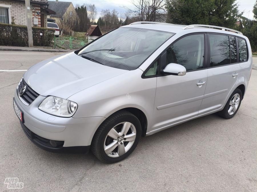 Grey Volkswagen Touran 2005 in Joniskis, with an engine capacity of 1.90 L and mileage of 233 thousand km for 1999 €, photo 20 on AUTOMOTO.COM.LV
